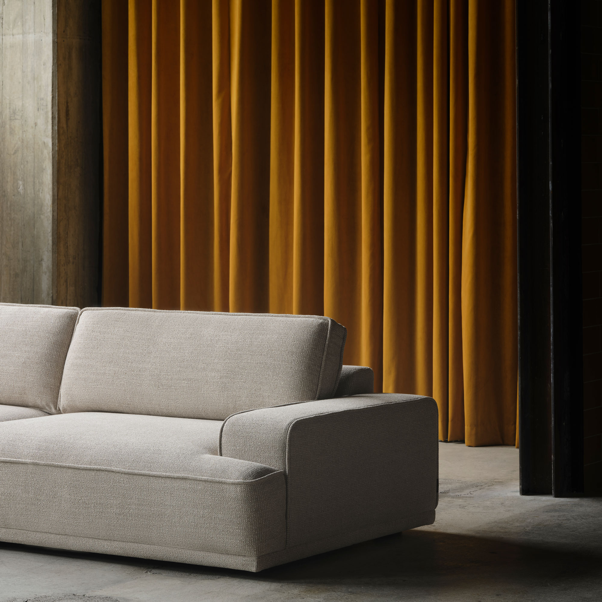 Leonora Beige - Nola Sand - SOFACOMPANY